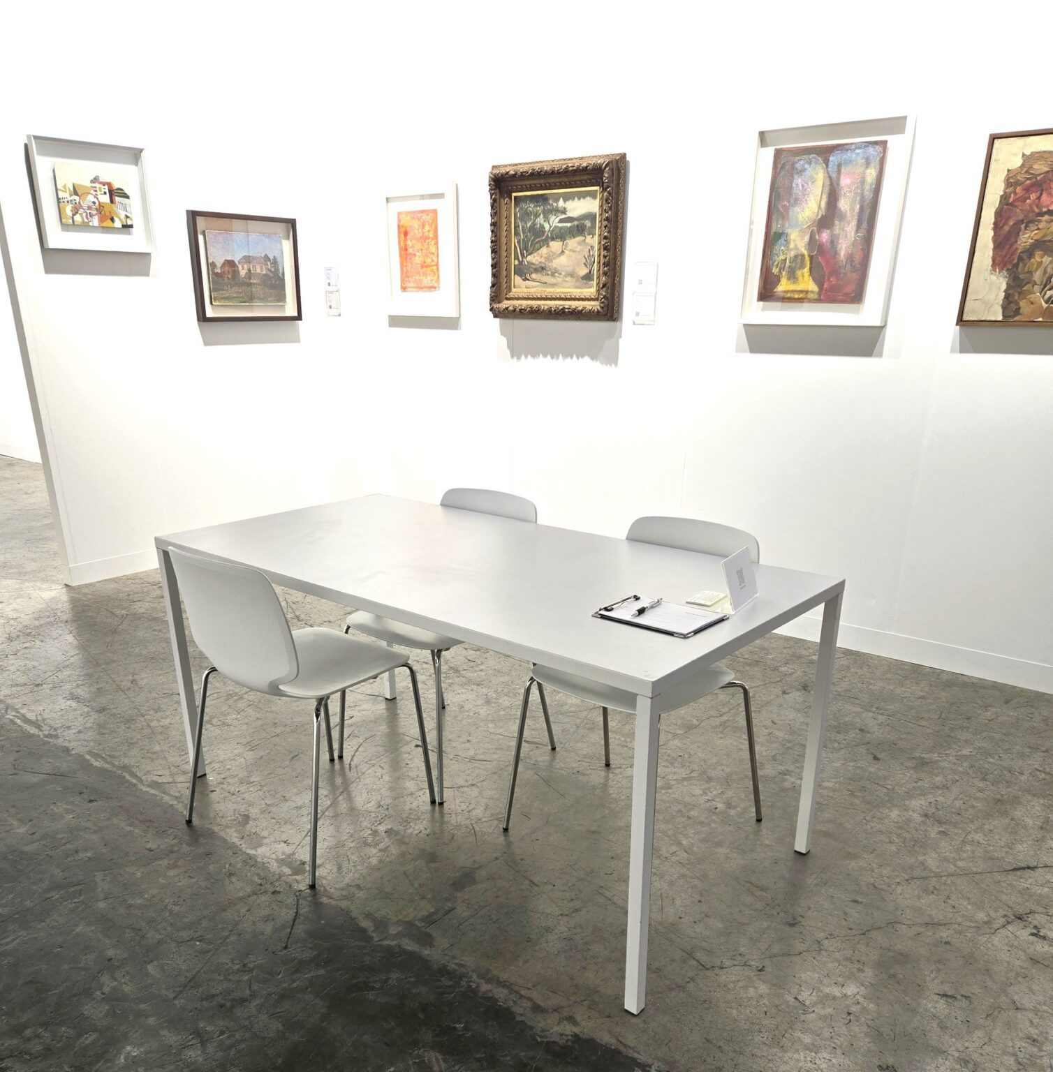 Fabbrico Table - Minimalist & Versatile Furniture | IROCO Design