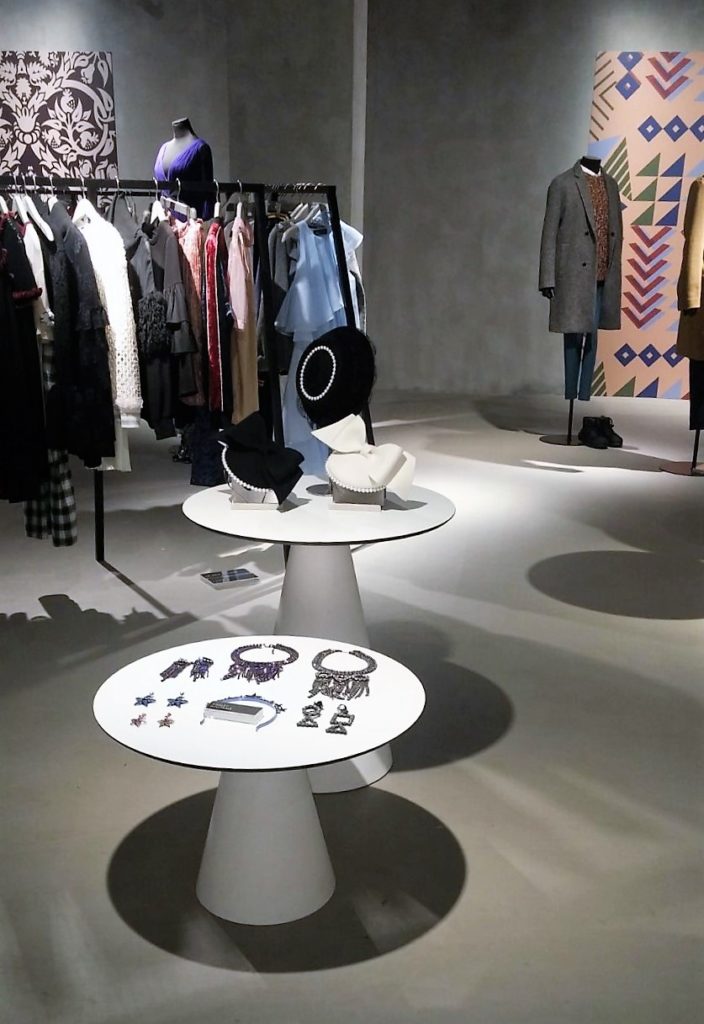 Ikon Coffee Table in White - Modern Elegance for Your Space