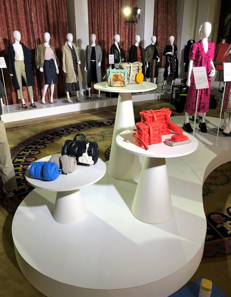 Ikon Coffee Table in White - Modern Elegance for Your Space