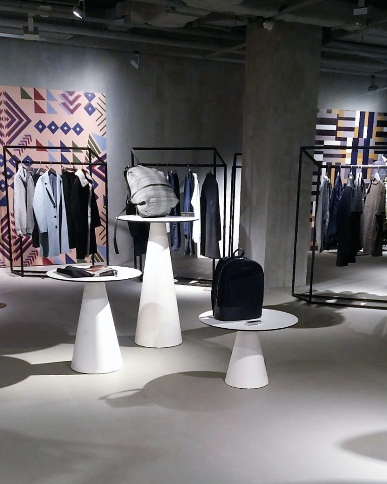 Ikon Coffee Table in White - Modern Elegance for Your Space