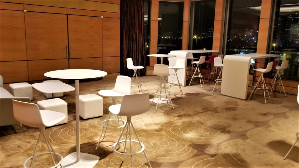 Stylus Round High Table - White | IROCO Design